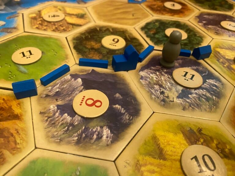 Catan Game Strategies - The Robber & Rolling A 7